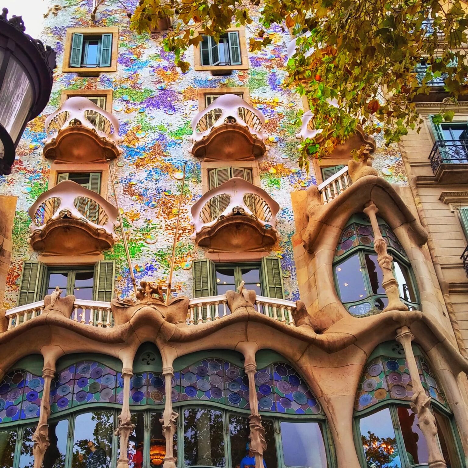 Gaudí en Barcelona: 3 lugares icónicos que debés conocer